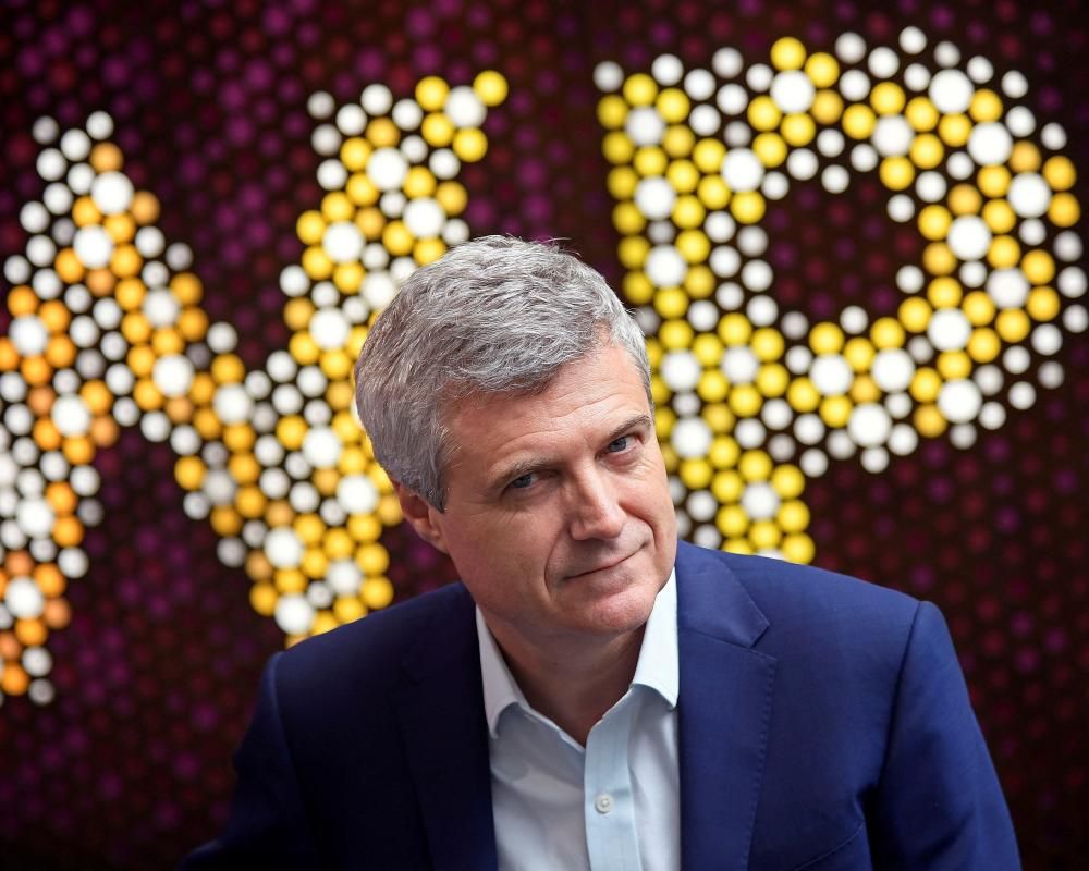 WPP chief Mark Read steps down as ad agency battles AI