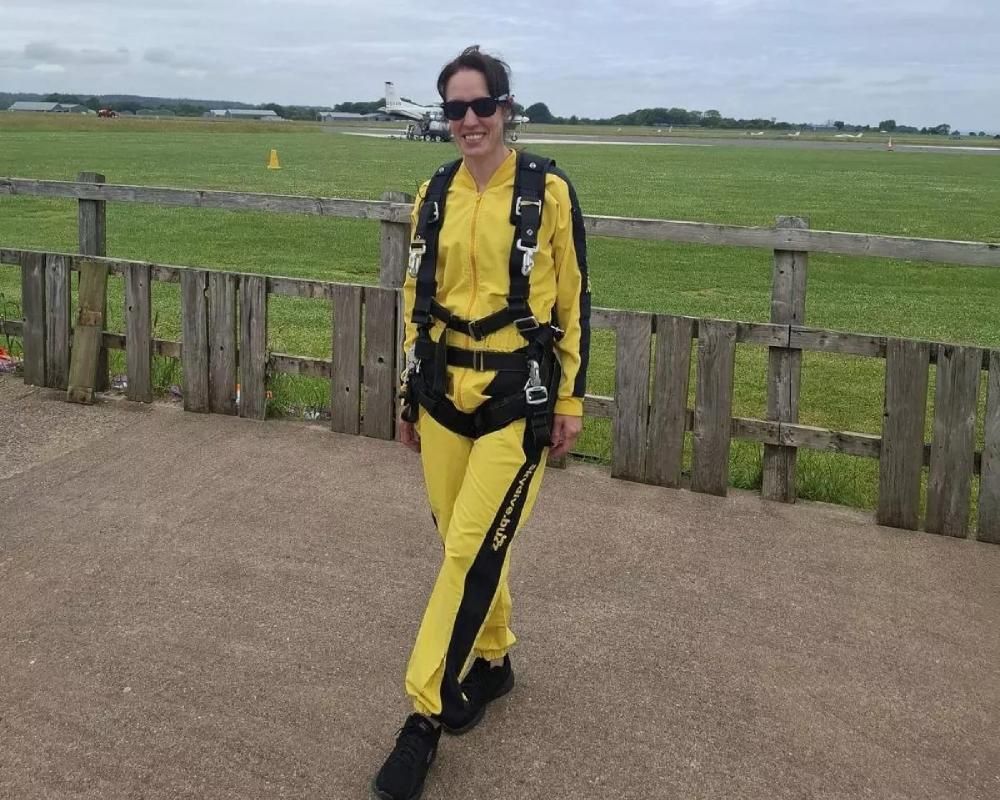 Family pay tribute to ‘selfless’ woman after skydiving…