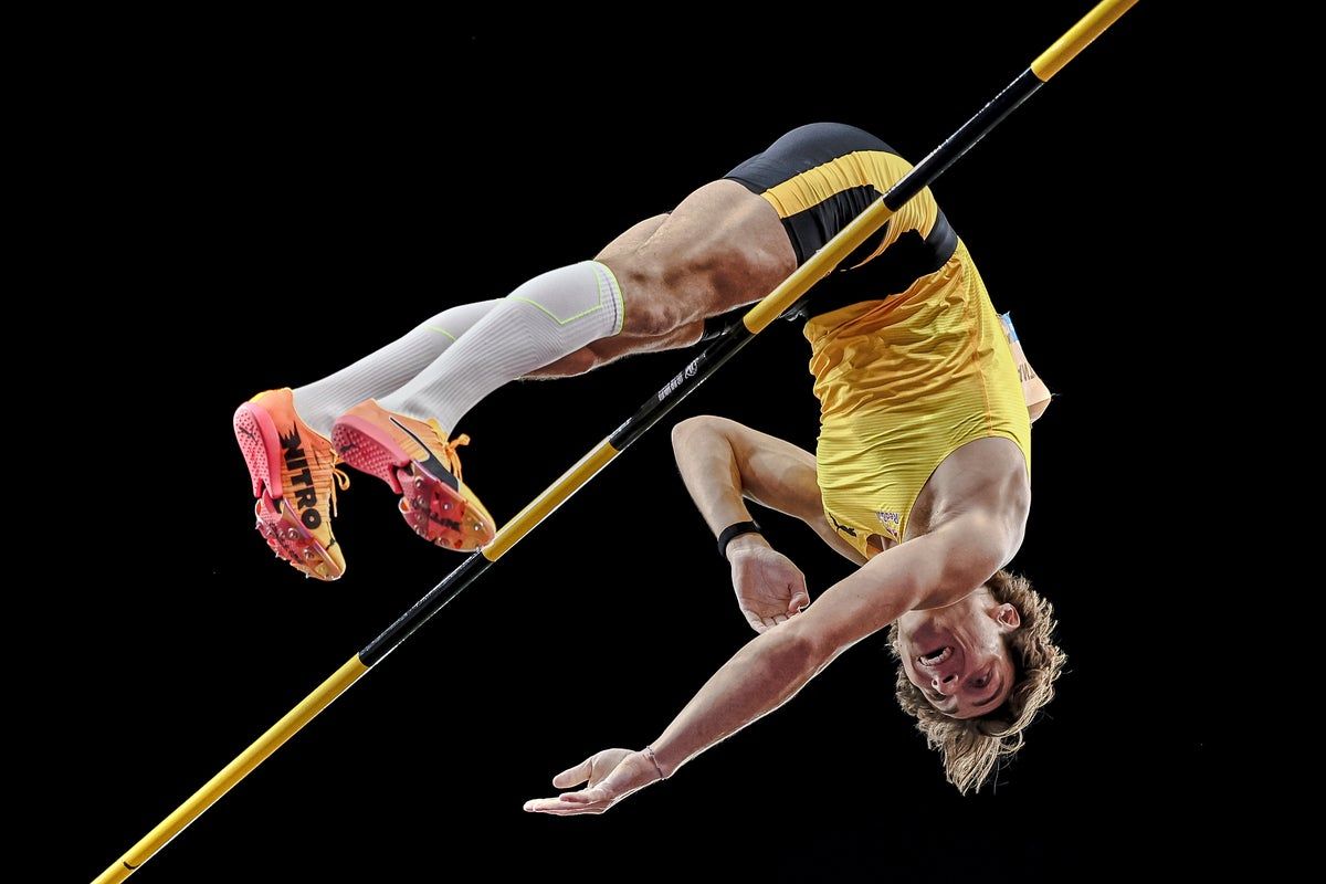 Pole vaulter breaks world record – for the 12th time
