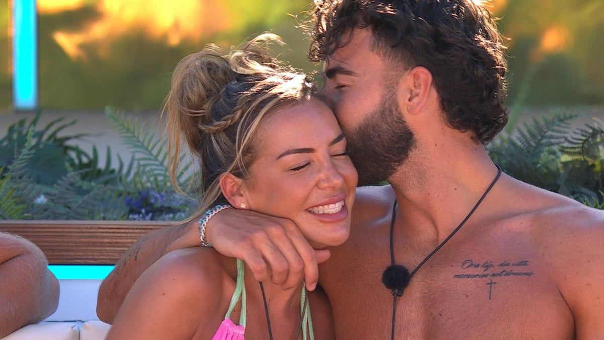 Love Island stars Elma Pazar and Sammy Root 'split…