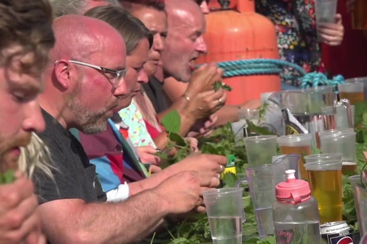 World nettle eating competition returns to Dorset pub