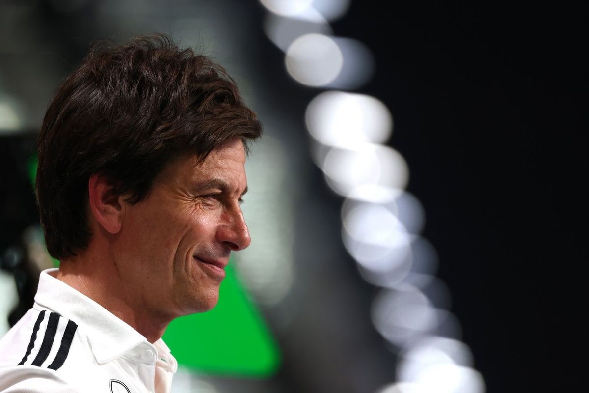 Wolff: "Very little probability" of Verstappen joining…