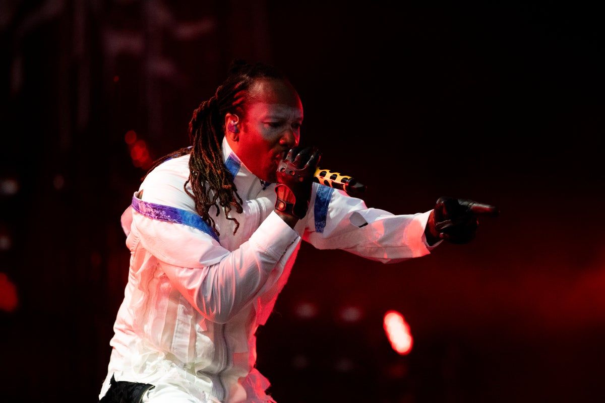 The Prodigy’s emotional tribute to Keith Flint as they…