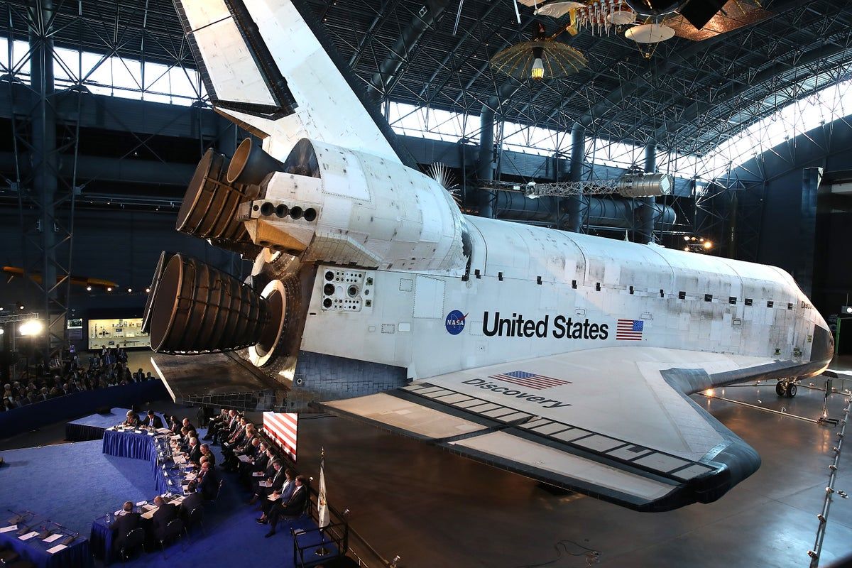 Space Shuttle is set to be moved out of Smithsonian…