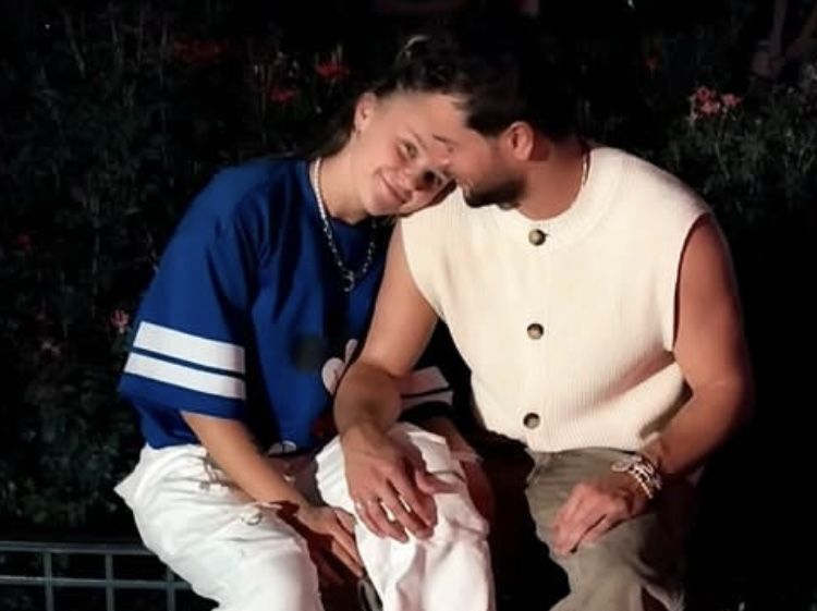 JoJo Siwa And Chris Hughes' Relationship Is Getting…