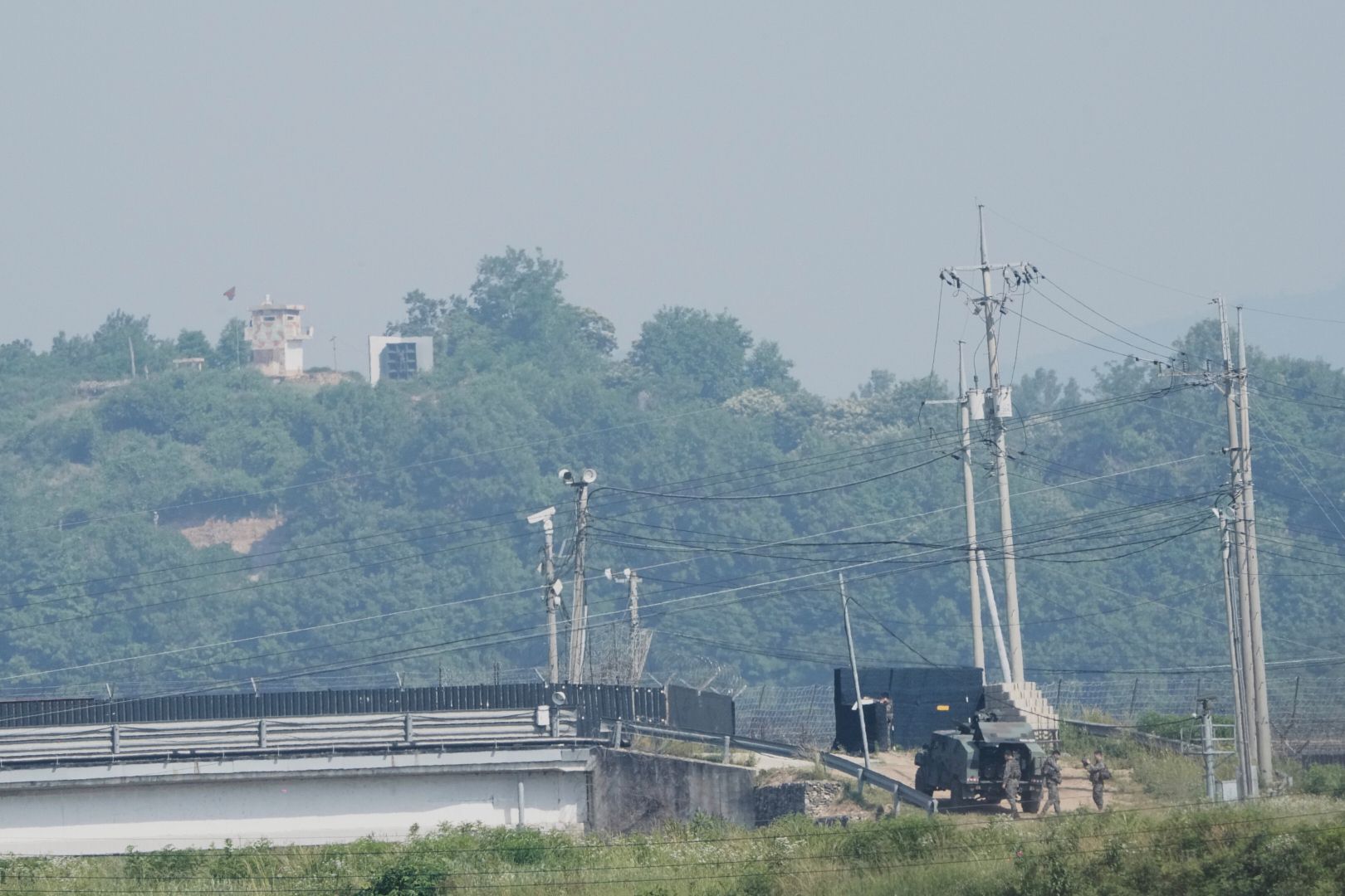 North Korean man crosses heavily fortified DMZ border…