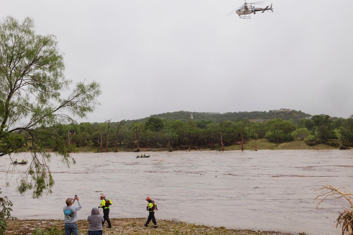 Texas rescue helicopter forced to make emergency…