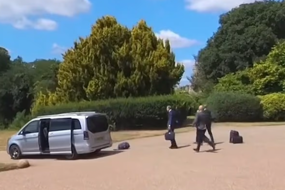 Moment Macron’s car speeds away from Windsor Castle as…