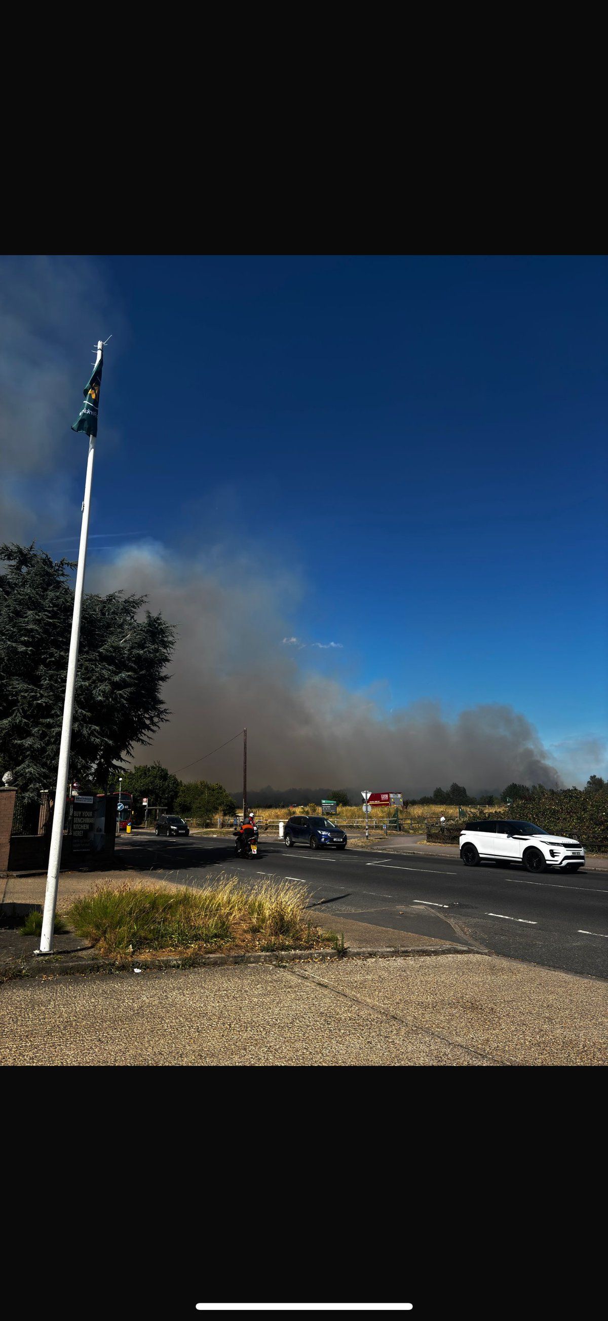 Wildfire spreads across 10 hectares as 80 firefighters…