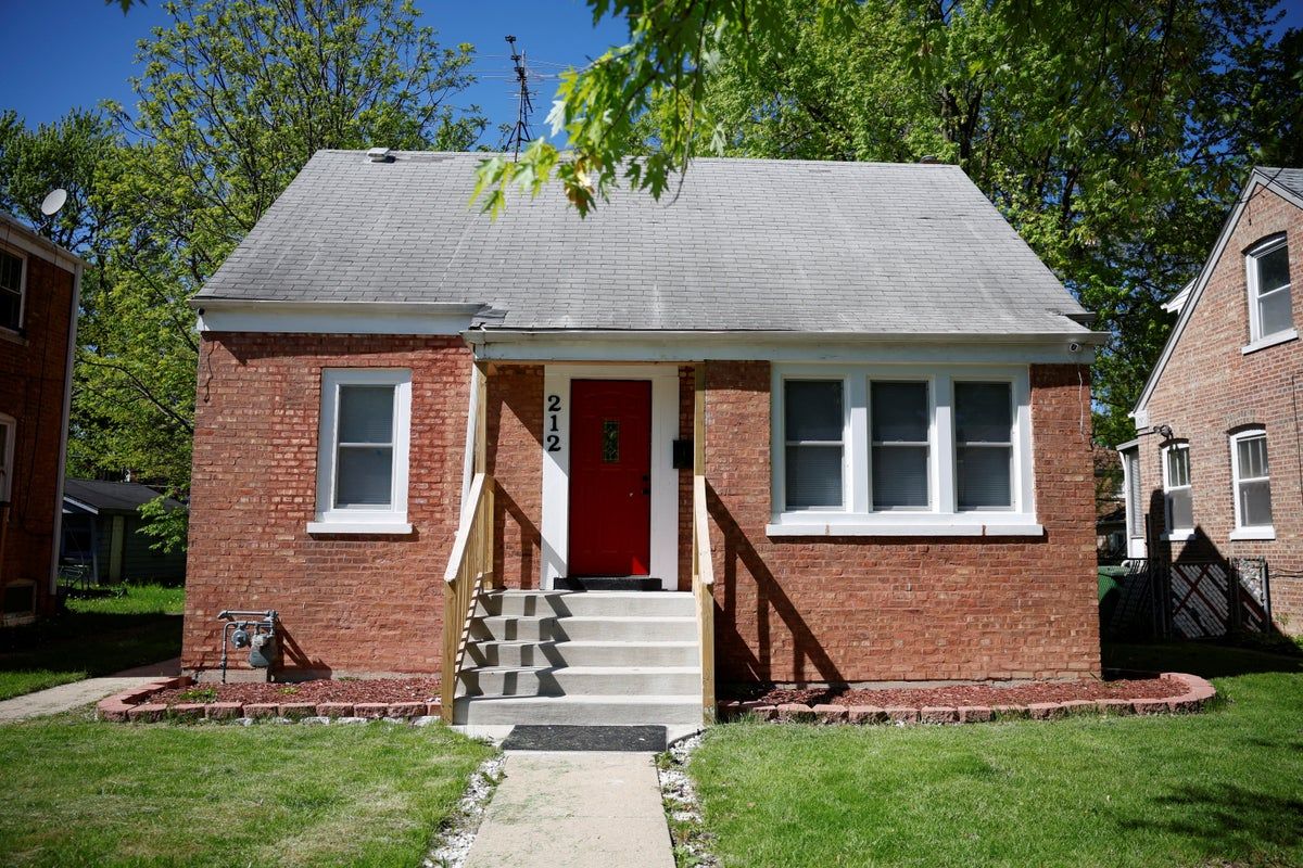 Pope Leo’s childhood home in Chicago sells for nearly…