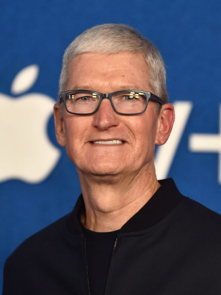Analyst With Sell Rating On AAPL Stock Warns Tim…