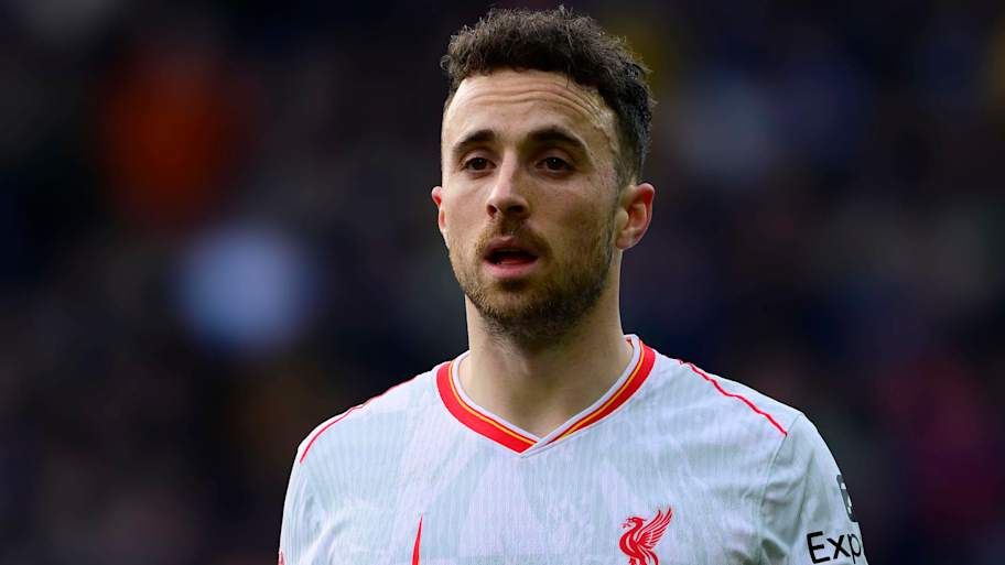 Sports Illustrated - Liverpool, Wolves Unveil New…