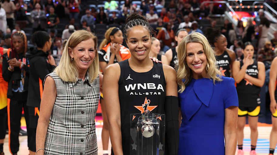 Sports Illustrated - WNBA Players Loved Fans’ ‘Pay…