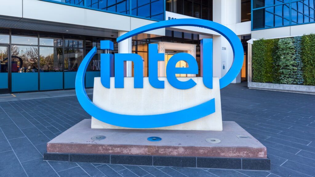Intel Stock Tries To Stay Relevant: Market Expert Asks…