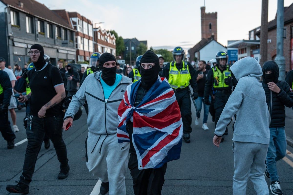 Epping protests: Police braced as anti-migrant demo…