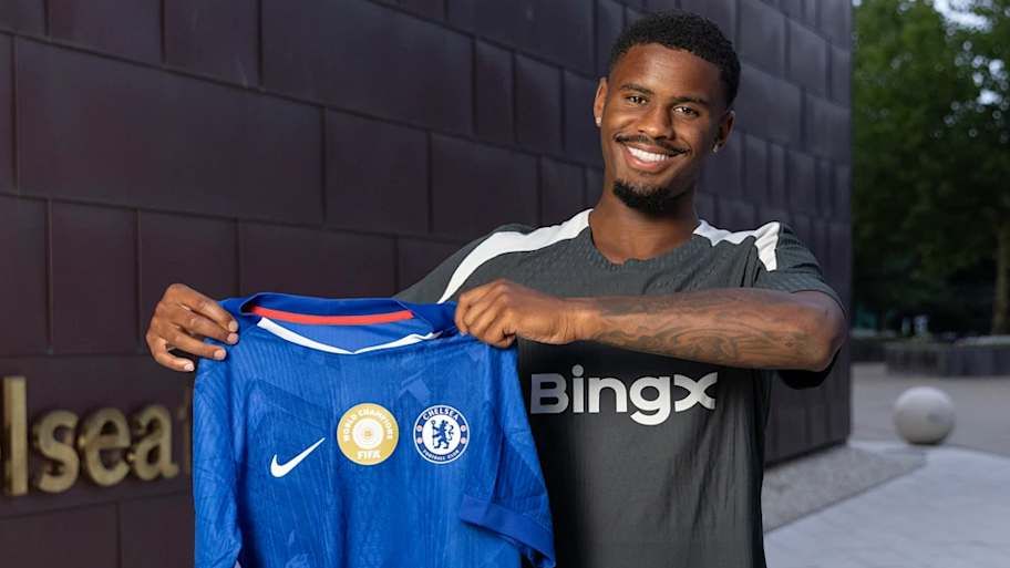 Sports Illustrated - Chelsea Unveil Jorrel Hato…
