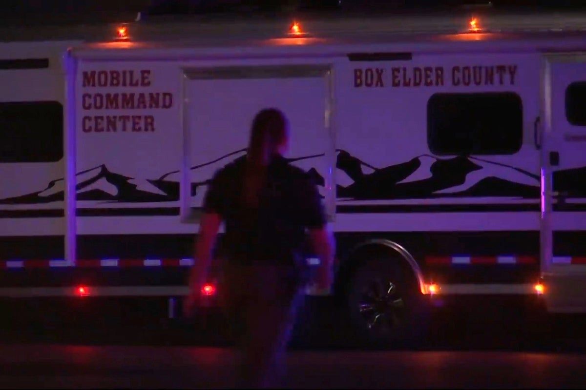 3 officers injured in a Utah shooting and a man is…