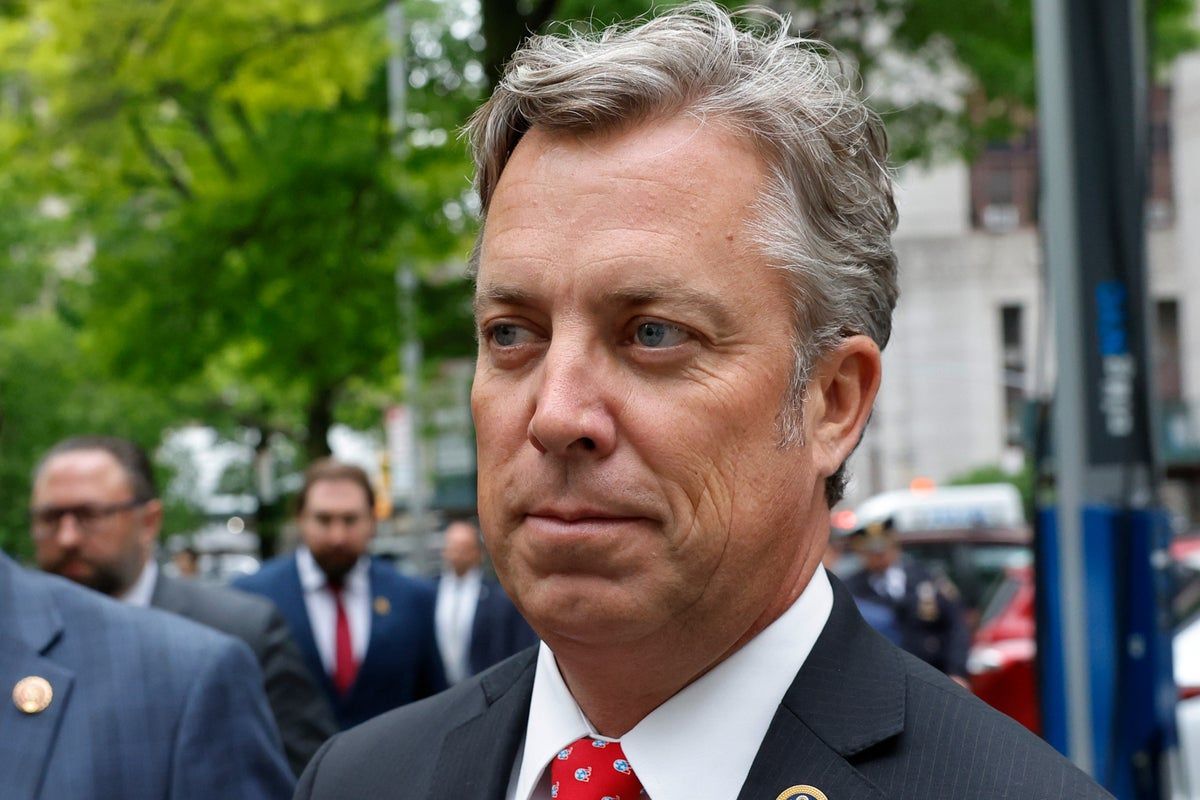 Top Republican under fire for suggesting Trump get…