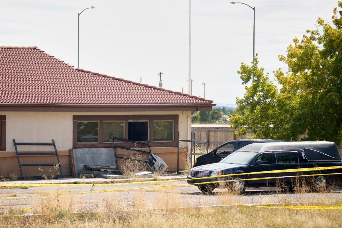 Funeral home owner who stashed 200 decaying bodies set…