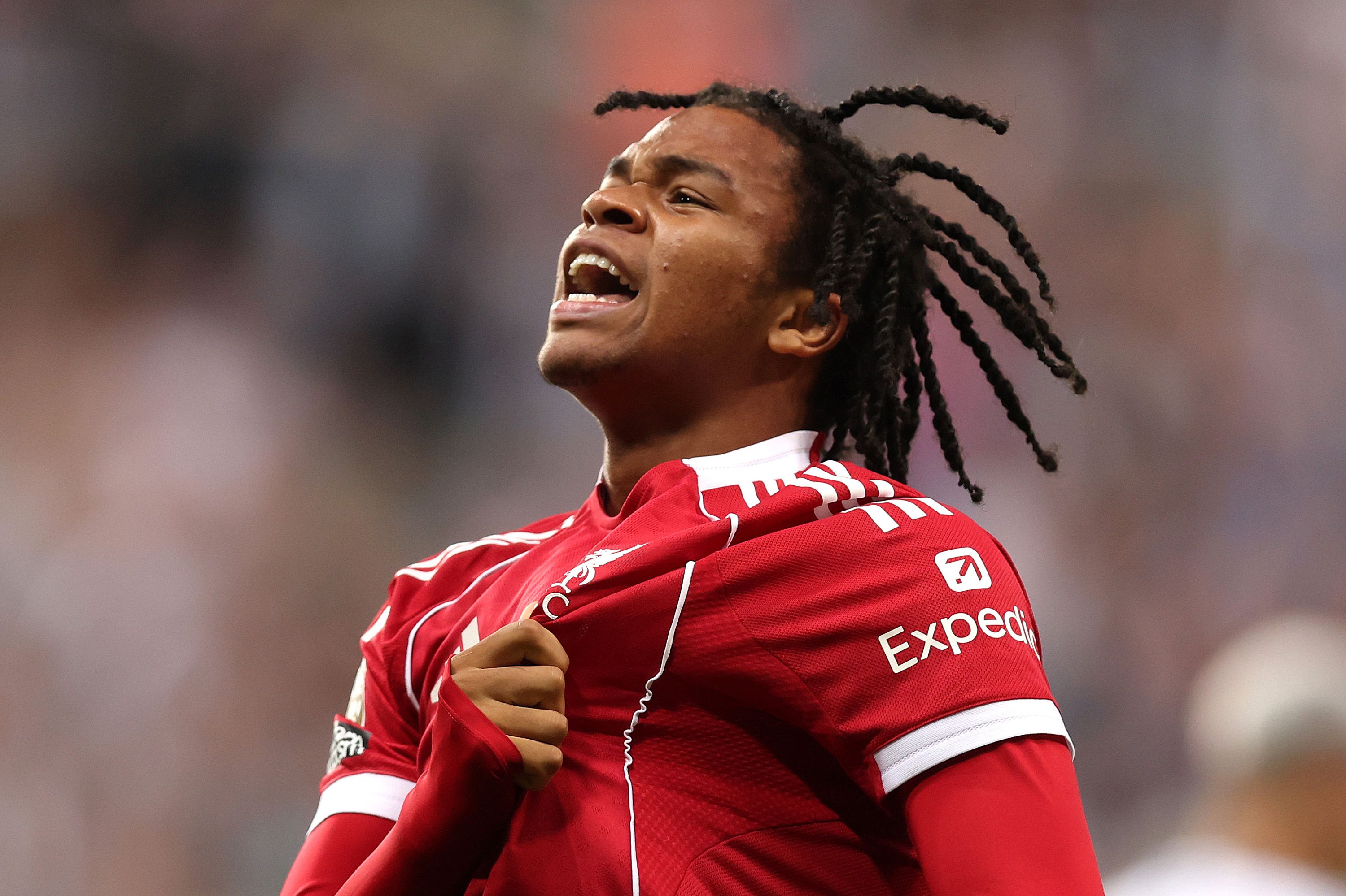 Liverpool beat 10-man Newcastle United 3-2 in Premier…