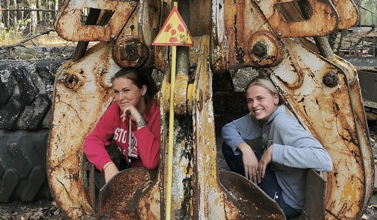 Chernobyl Tourists Sit On Radioactive Claw As They…