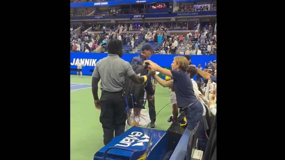 Sports Illustrated - Cameras Caught Tennis Fan…