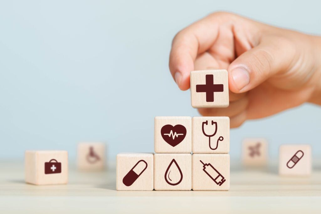 Analyst Favors Cigna, Alignment Healthcare, Cautious…