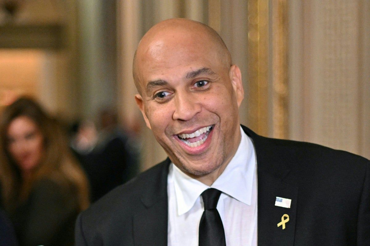 Senator Cory Booker announces engagement to Alexis…