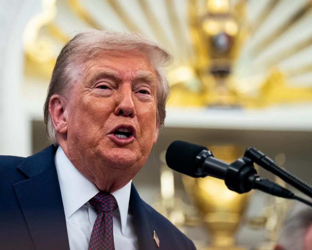 Trump news at a glance: president shrugs off ill…