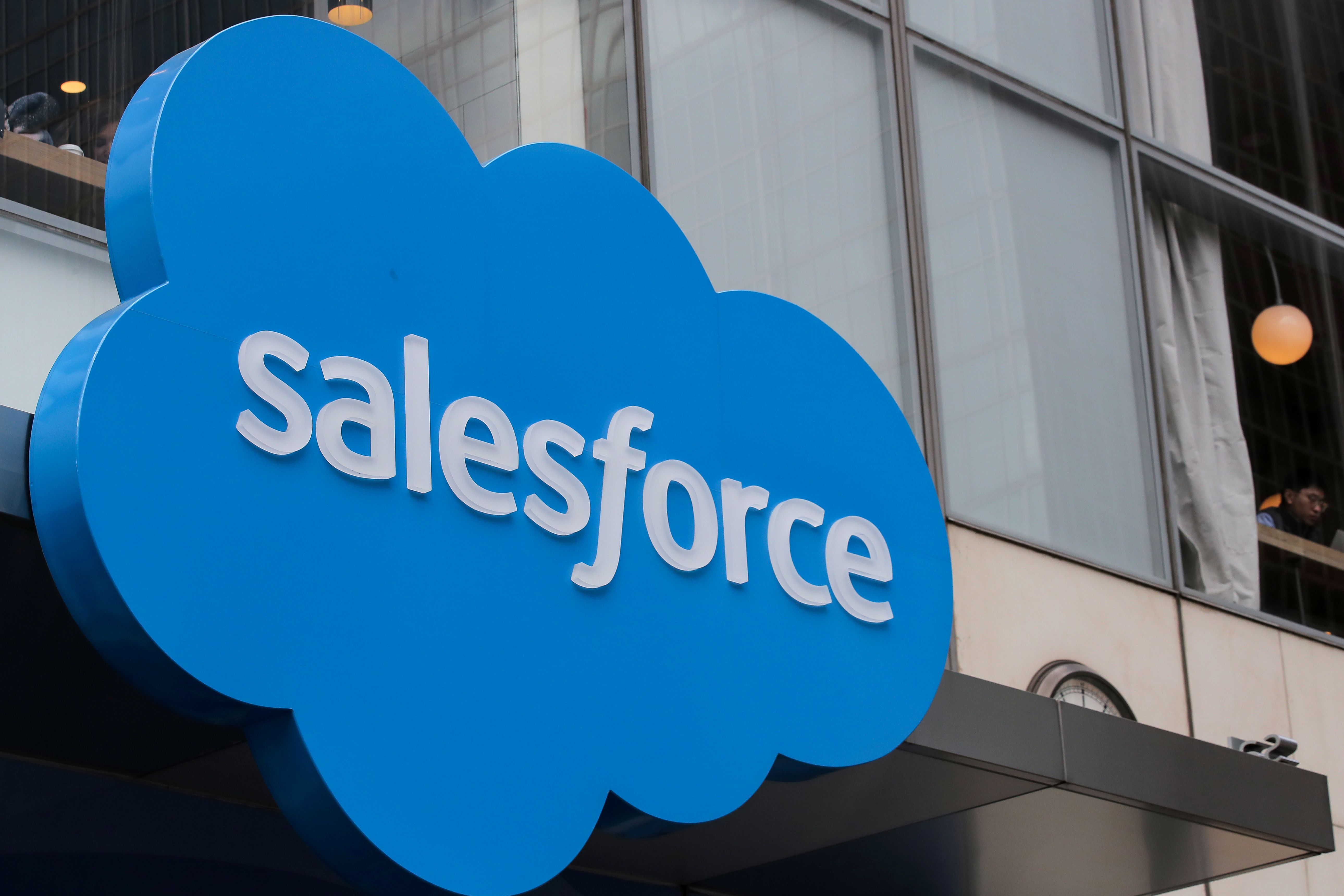 Salesforce lays off thousands despite strong earnings…