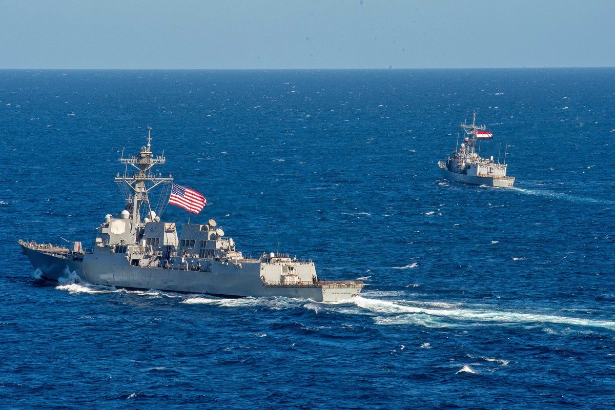 Venezuela deploys jets near US destroyer after strike…