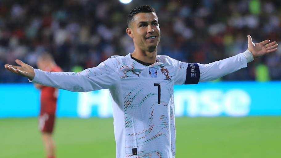 Sports Illustrated - Cristiano Ronaldo Eyes All-Time…