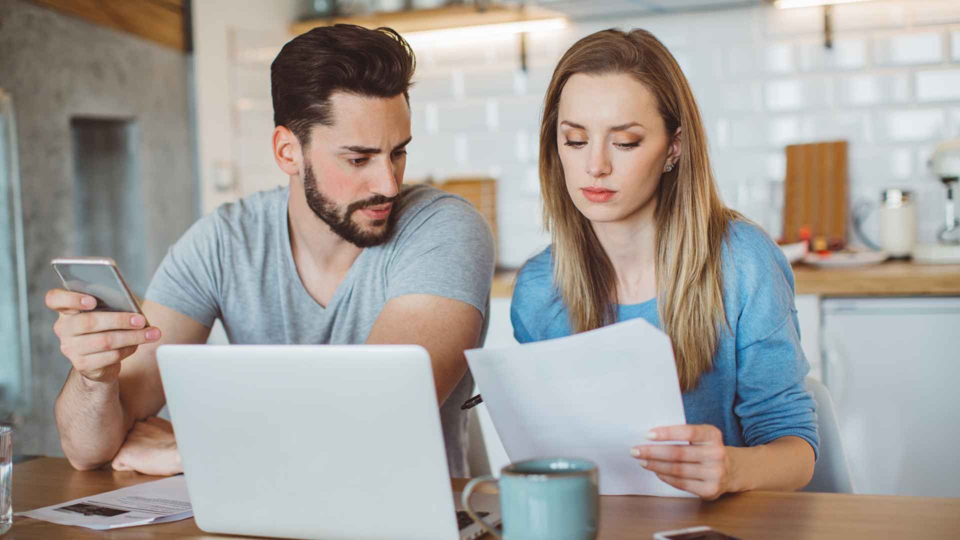10 Key Signs You’re Struggling Financially & How To…