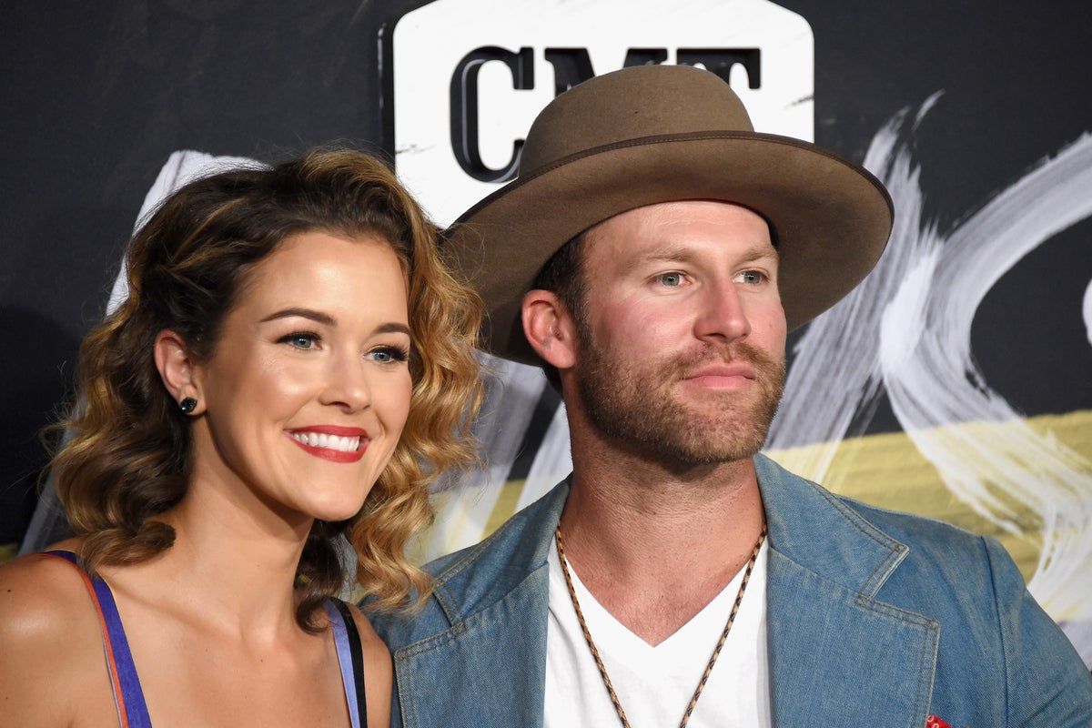 Country star Drake White and wife Alex share…