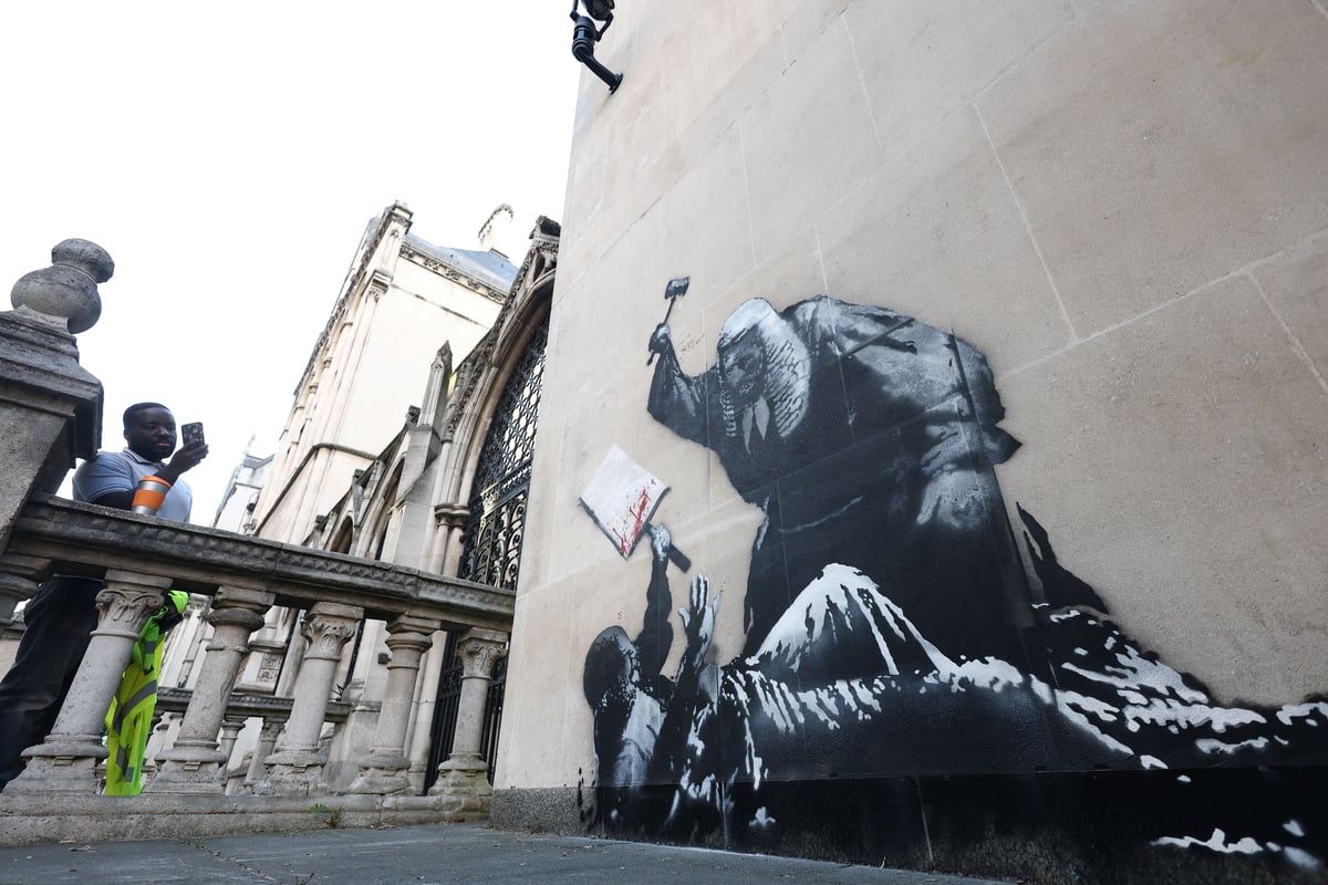 Banksy artwork erased from Royal Courts of Justice as…