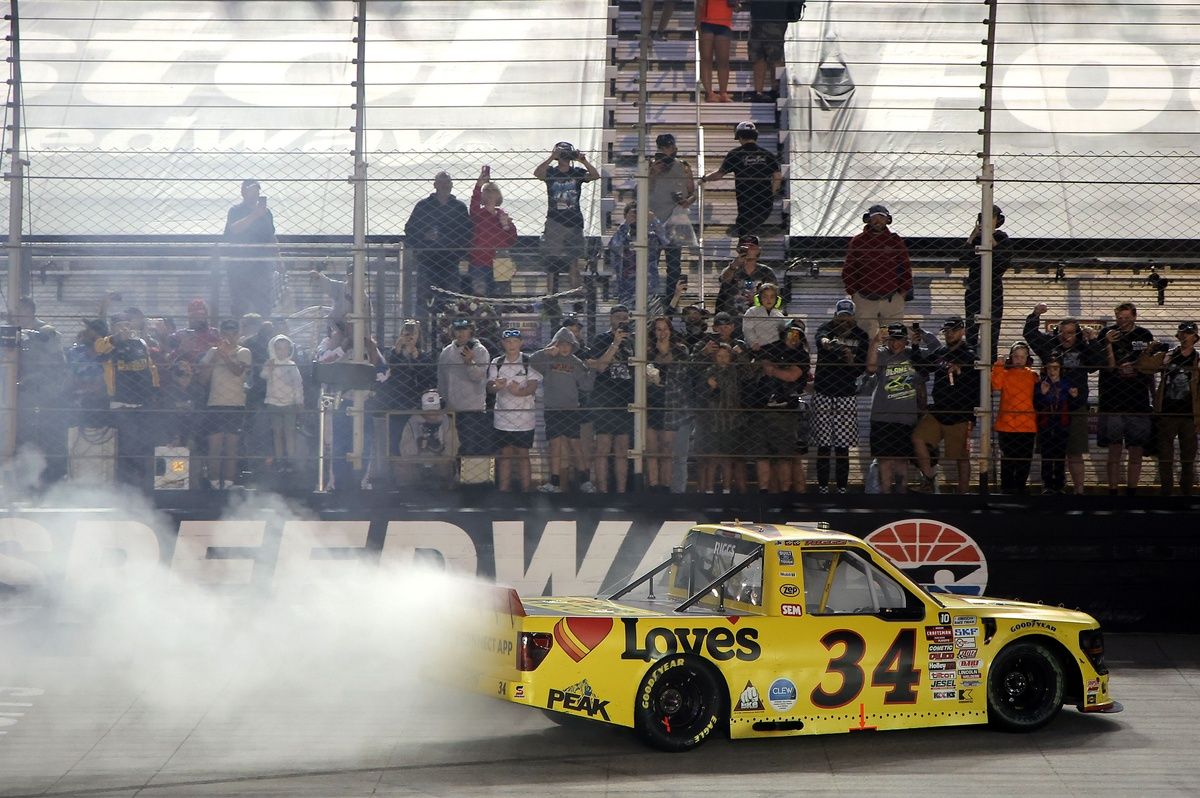 Layne Riggs fights back from spin to win Bristol…