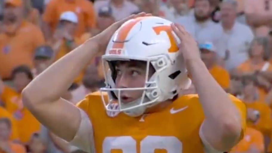 Sports Illustrated - Tennessee Fans' Face Expressions…