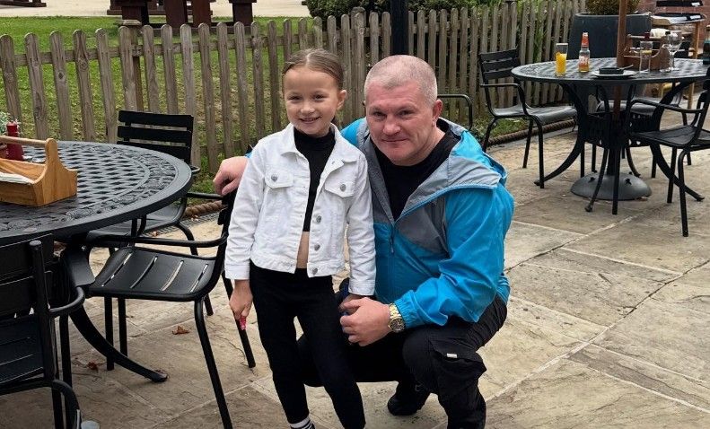 What Happened to Ricky Hatton? Tributes Pour In as…