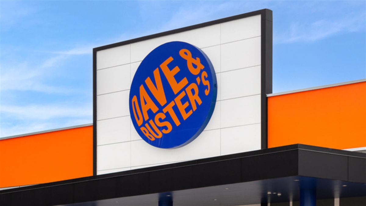 Dave & Buster’s Stock: Is Now the Time to Make a PLAY?
