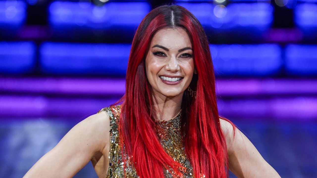 Dianne Buswell's baby bump makes Strictly debut in…