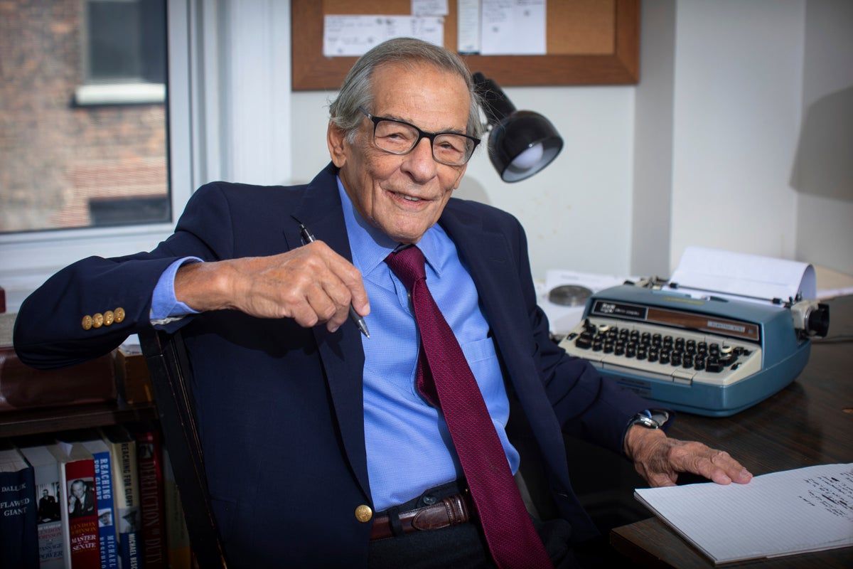 Robert Caro reflects on childhood as he receives New…