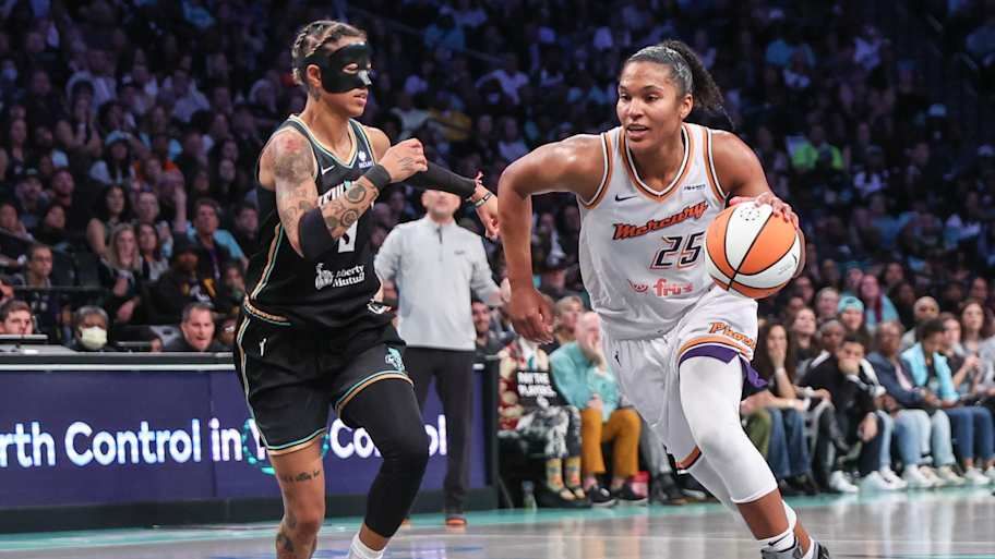 Sports Illustrated - Liberty Stumble Through…