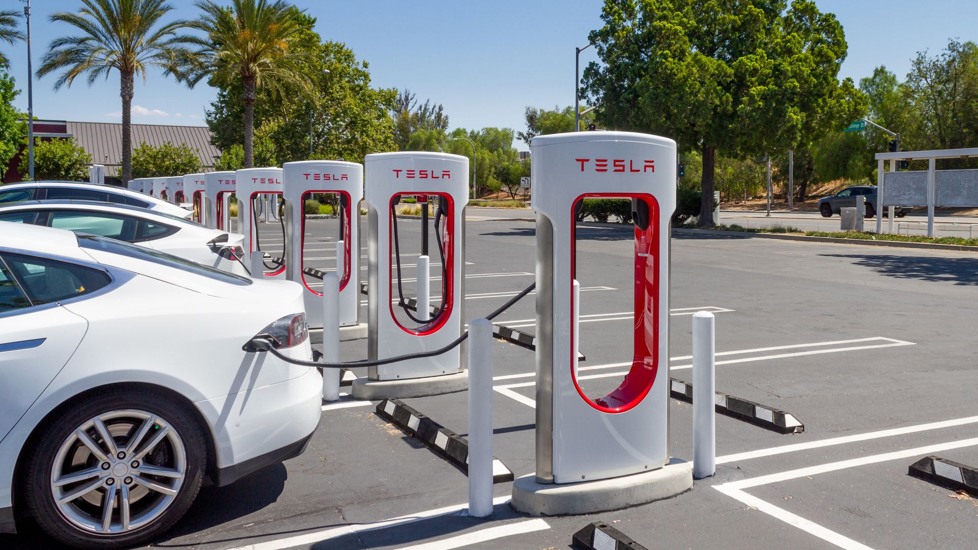 Here’s What It Costs To Charge a Tesla Monthly vs. a…