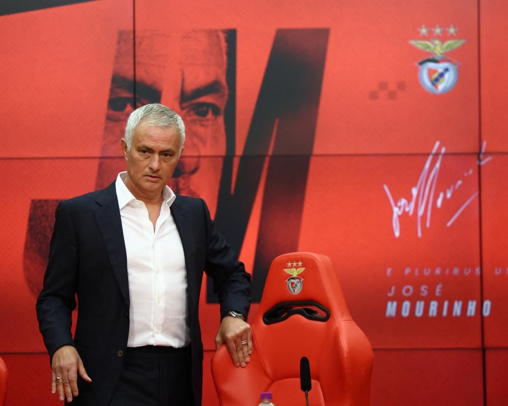 José Mourinho confirmed as Benfica manager and faces…