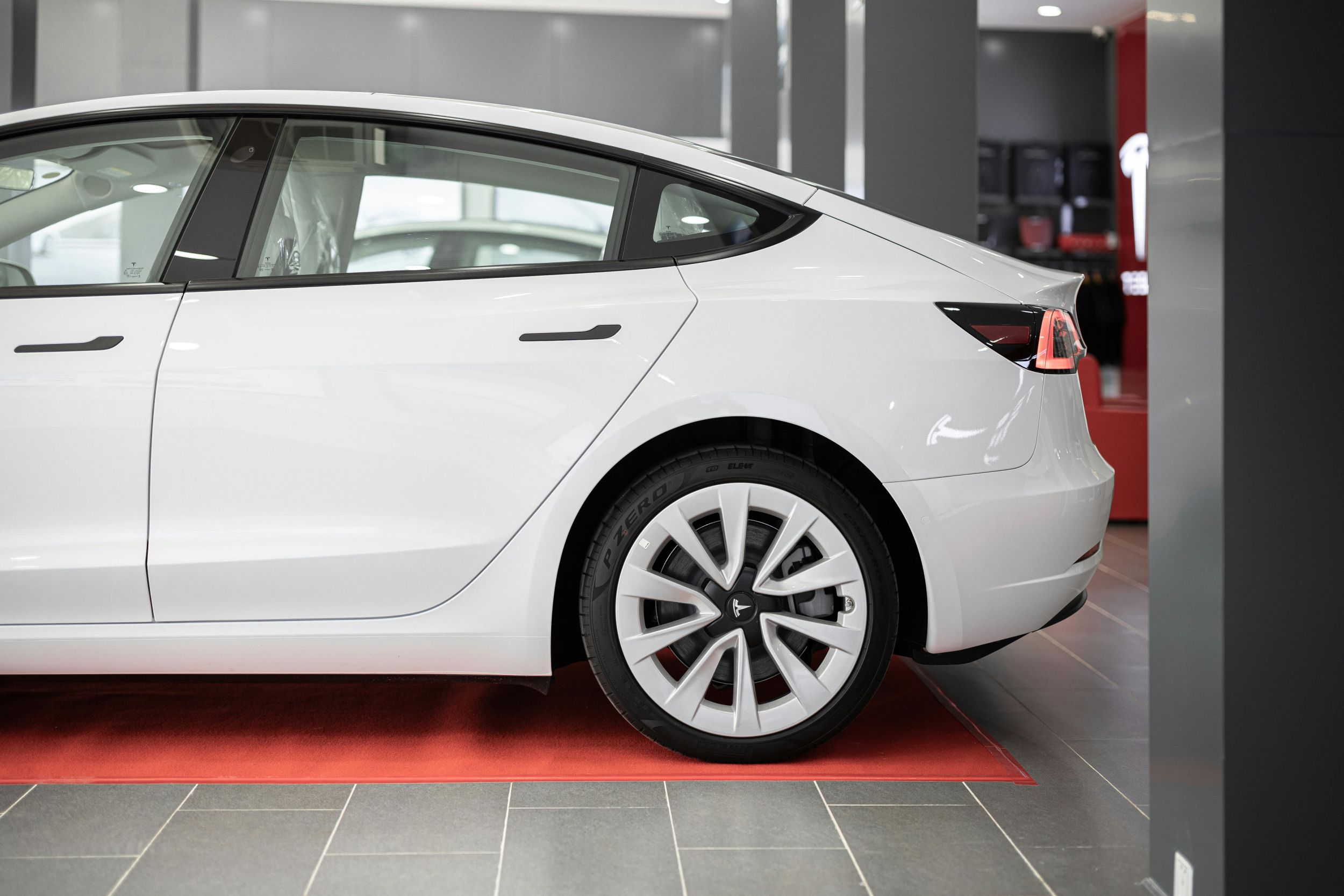 Tesla Rethinks 'Deadly' Door Handles as Design Chief…