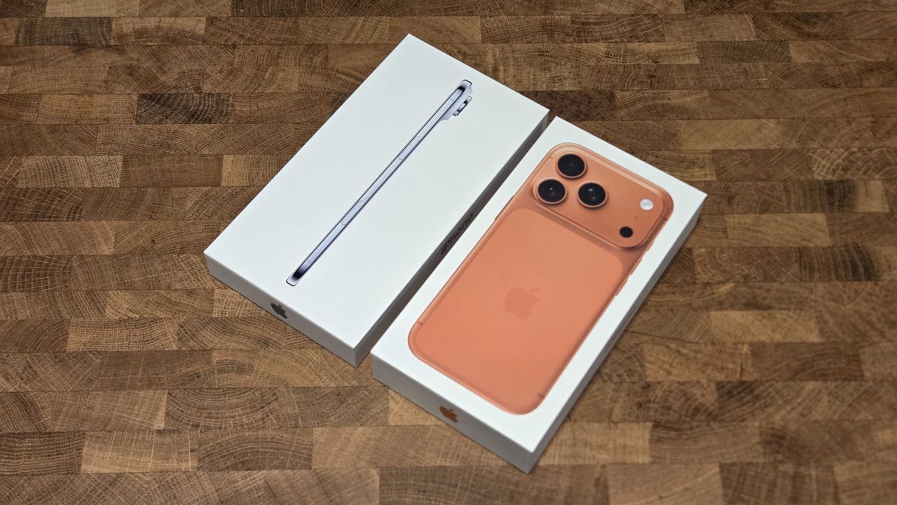 I couldn’t decide between the iPhone 17 Pro and iPhone…