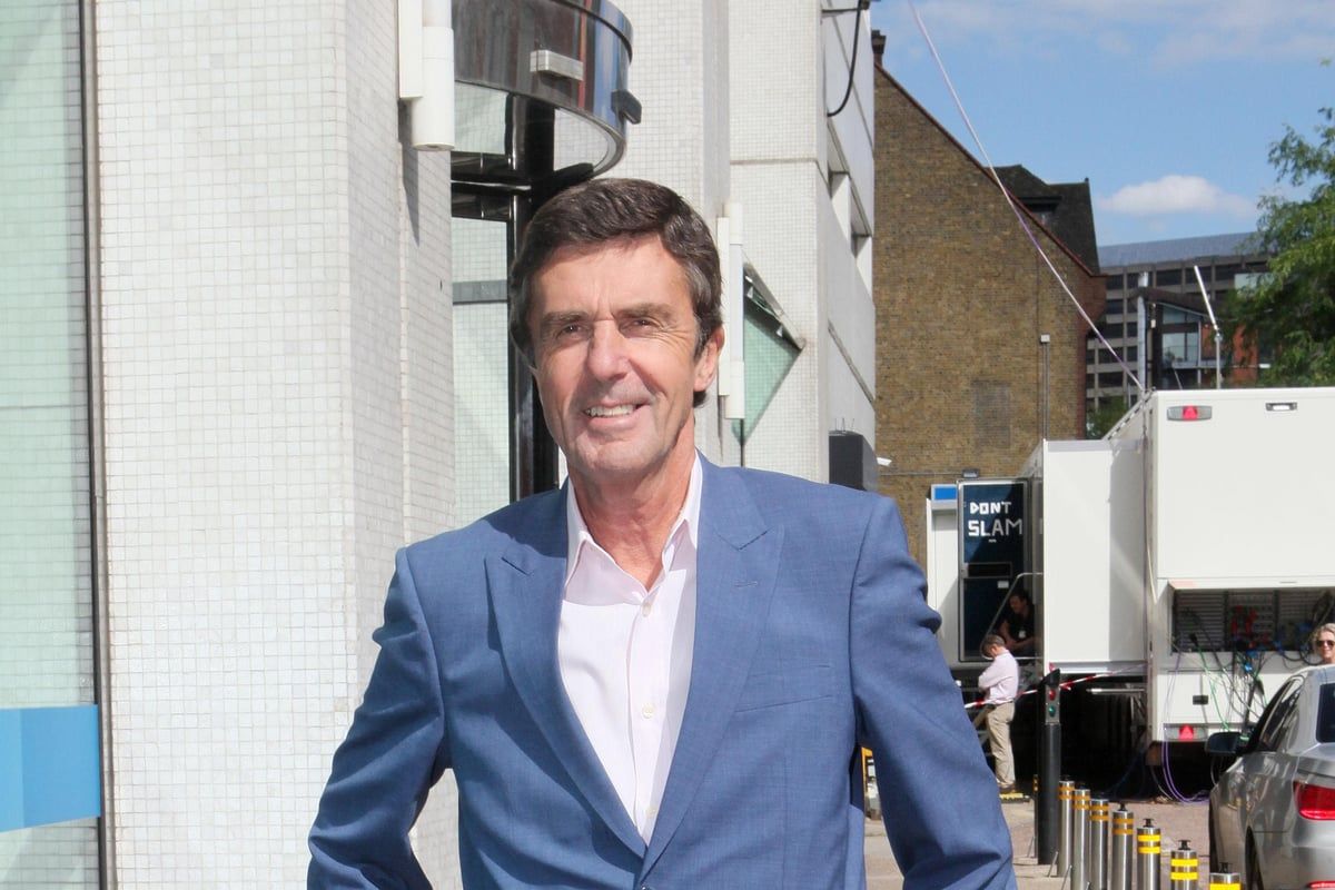 Veteran broadcaster John Stapleton dies at the age of…