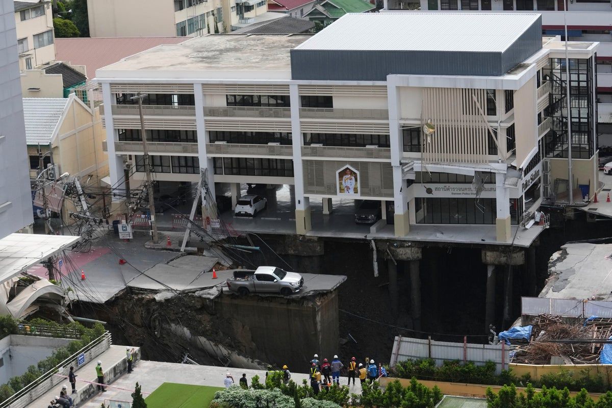 A Bangkok road collapse creates a sinkhole disrupting…