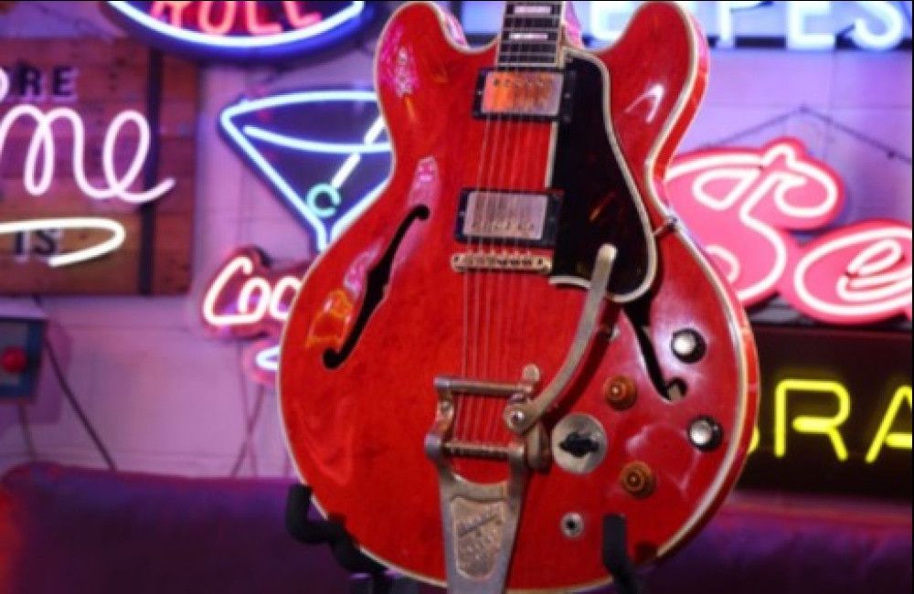 The guitar Liam Gallagher destroyed on the night Oasis…