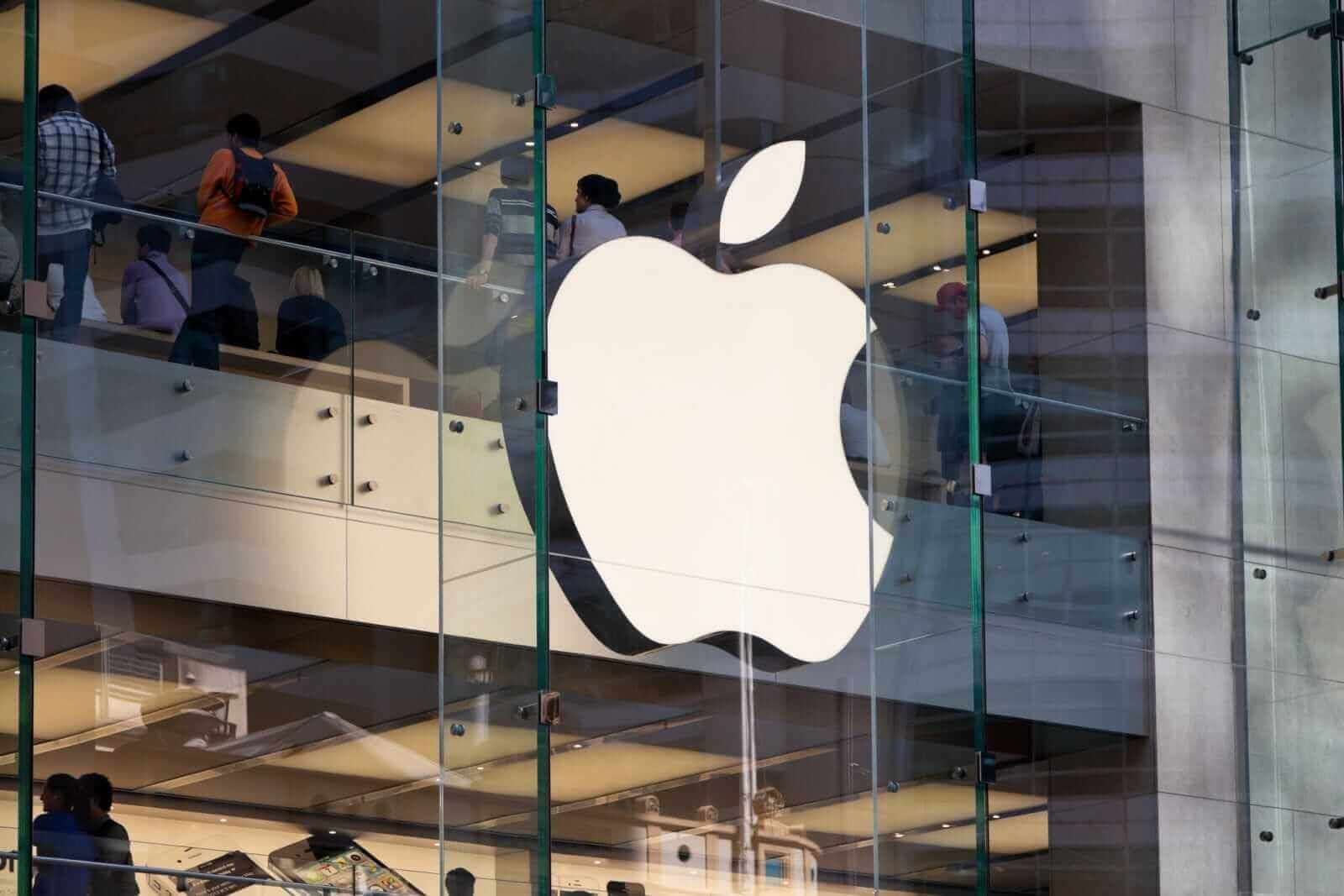 A Foldable iPhone Is Back on the Table. Should You Buy…